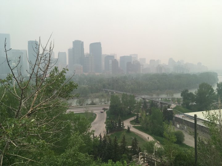 IN PICTURES: Smoke smothers Calgary, air quality jumps off the charts ...