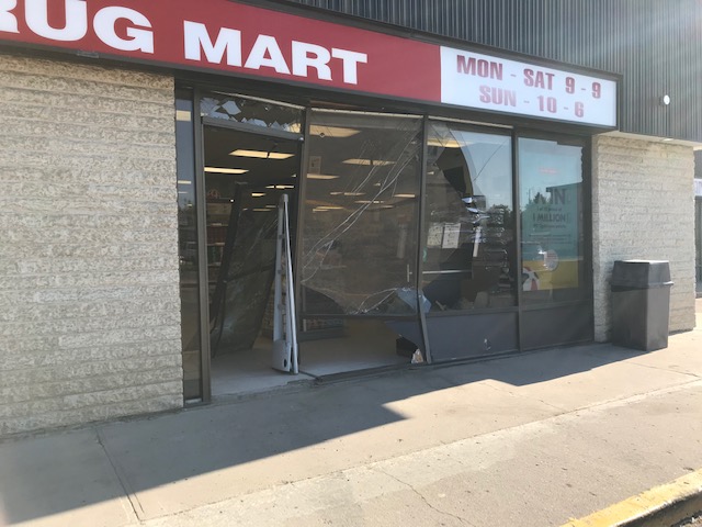 Moose Jaw, Sask. store smashed into, robbed | Globalnews.ca
