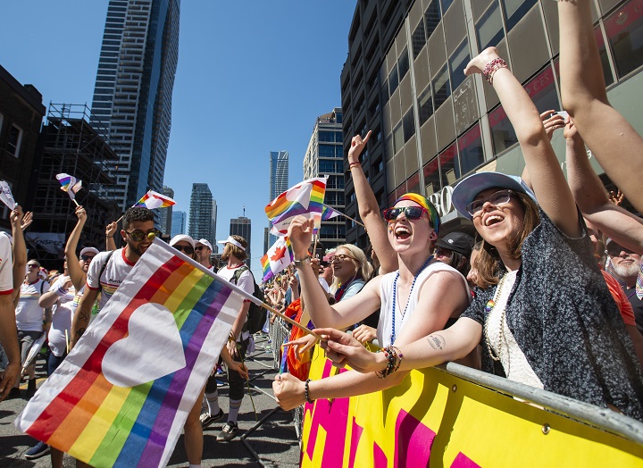 Toronto Pride parade kicks off downtown on Sunday - Toronto | Globalnews.ca