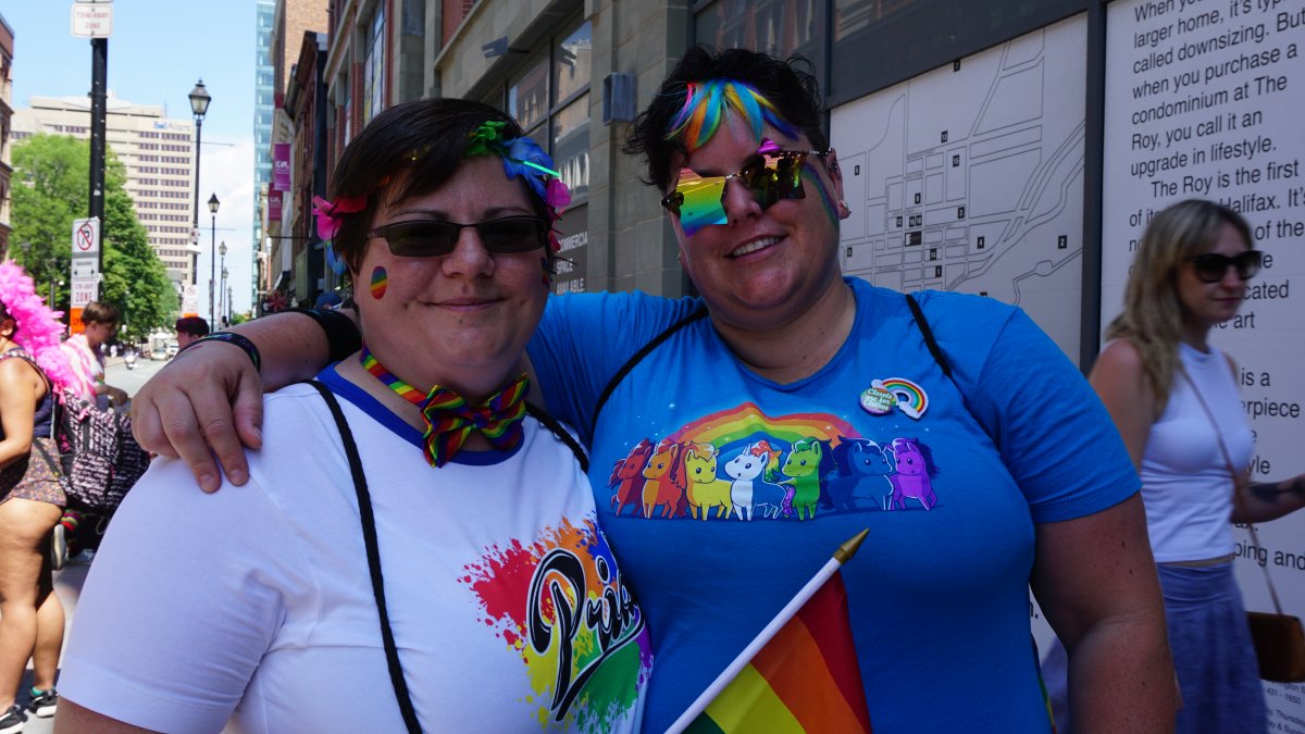 Haligonians jump for joy during annual Pride parade - Halifax | Globalnews.ca