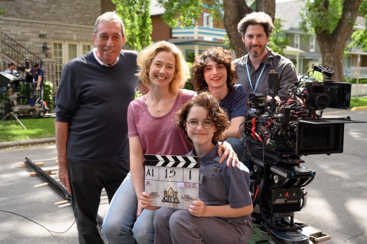 Jason Reitman shares ‘family’ photo on Calgary set of ‘Ghostbusters ...
