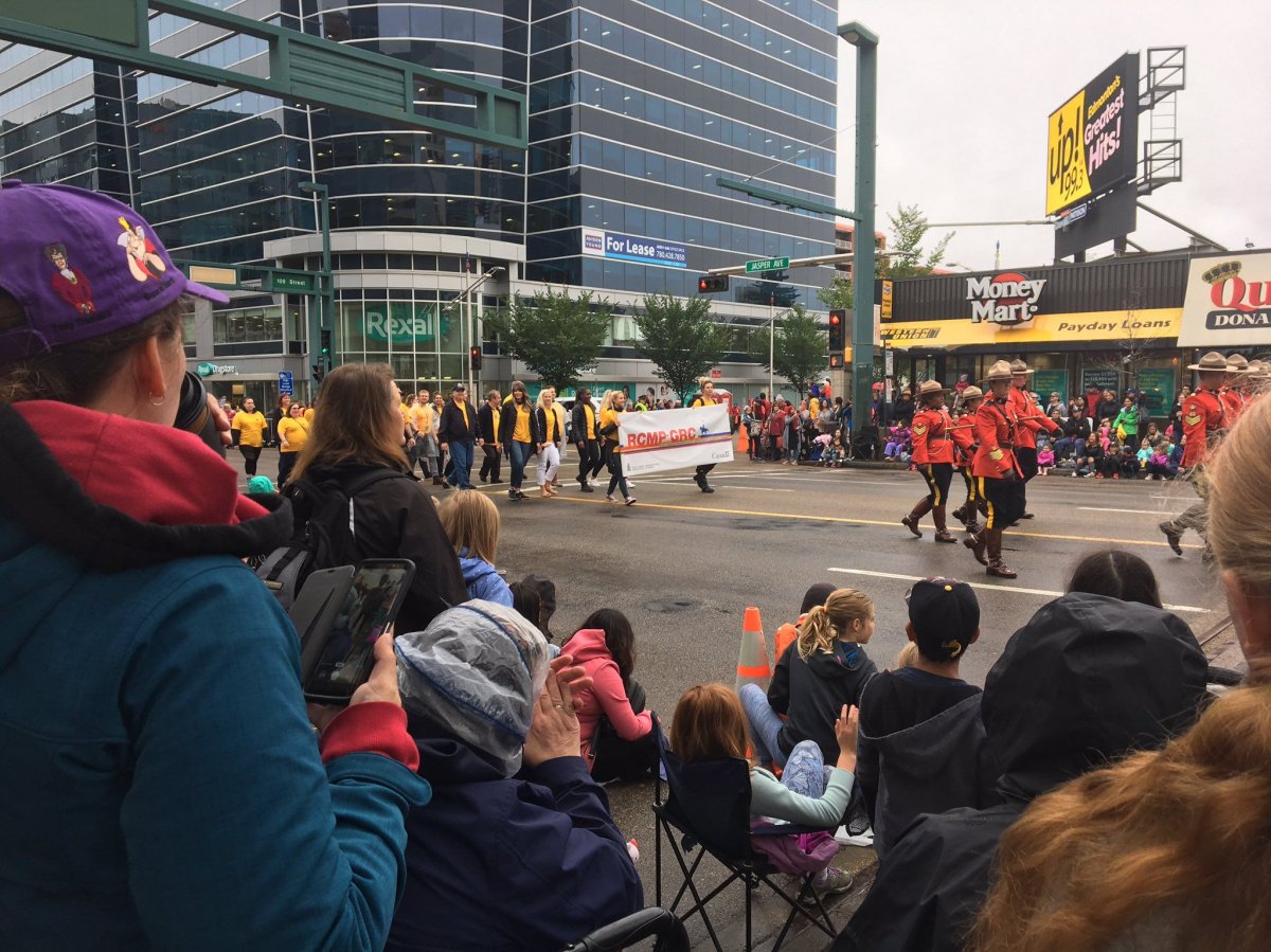 Rain holds off for 2019 K-Days Parade through downtown Edmonton - Edmonton | Globalnews.ca