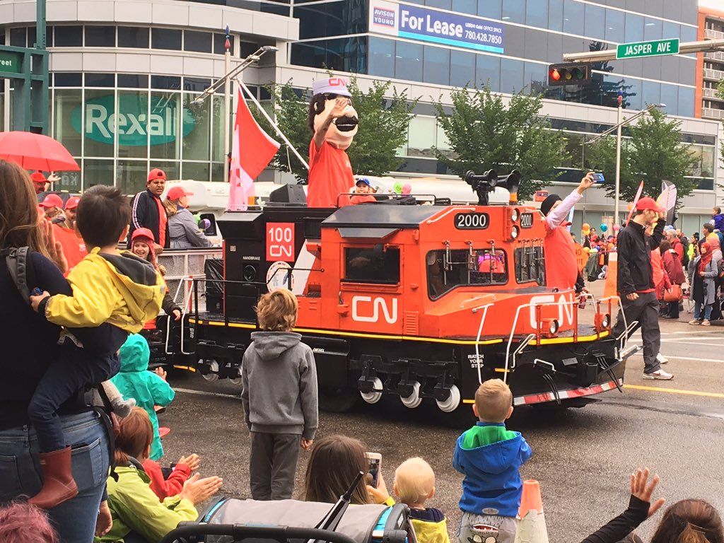 Rain holds off for 2019 K-Days Parade through downtown Edmonton ...