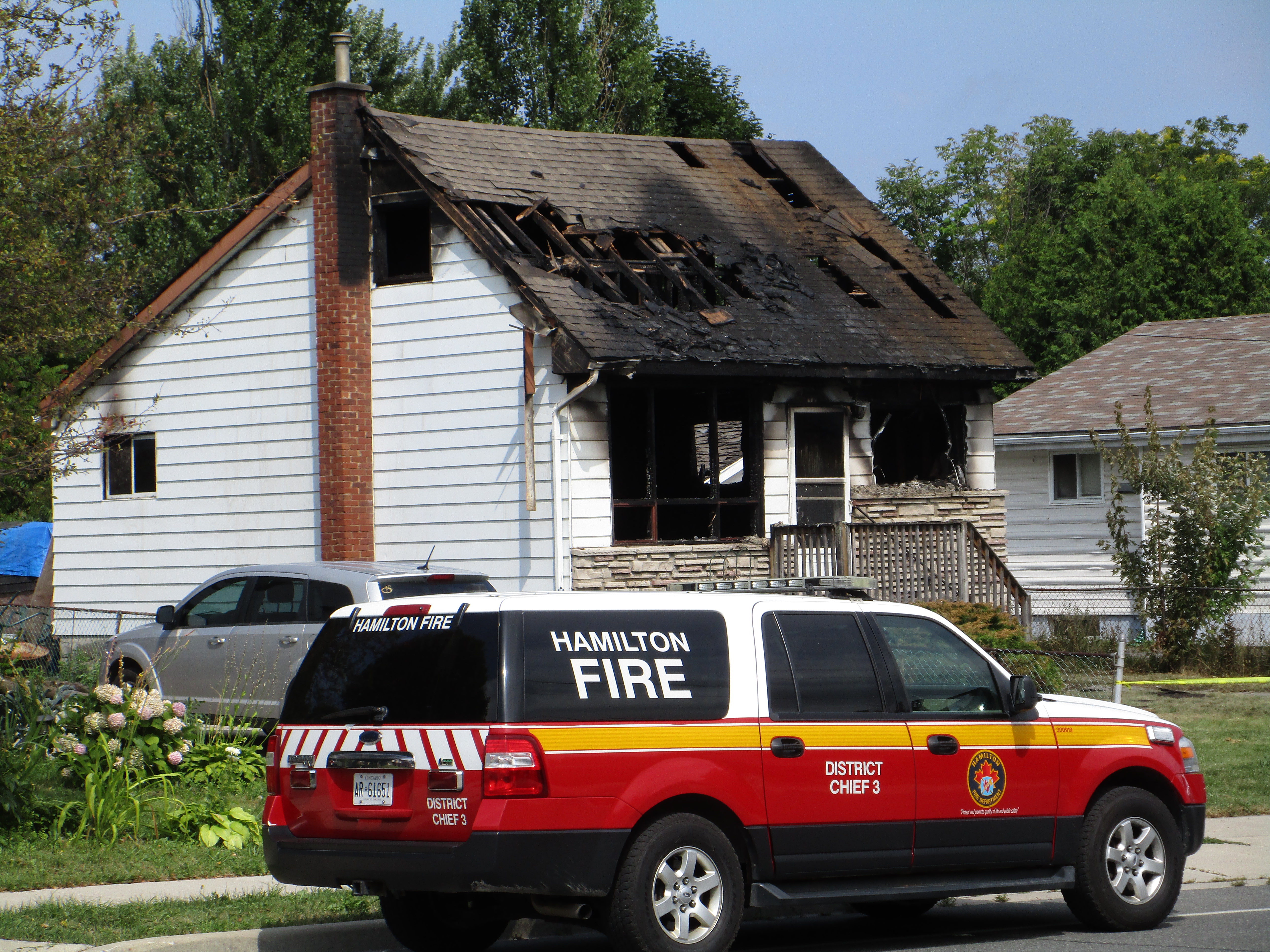 Morning fire causes road closure on Hamilton Mountain - Hamilton ...