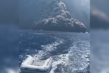 Boaters escape from erupting Italian volcano in dramatic getaway video ...