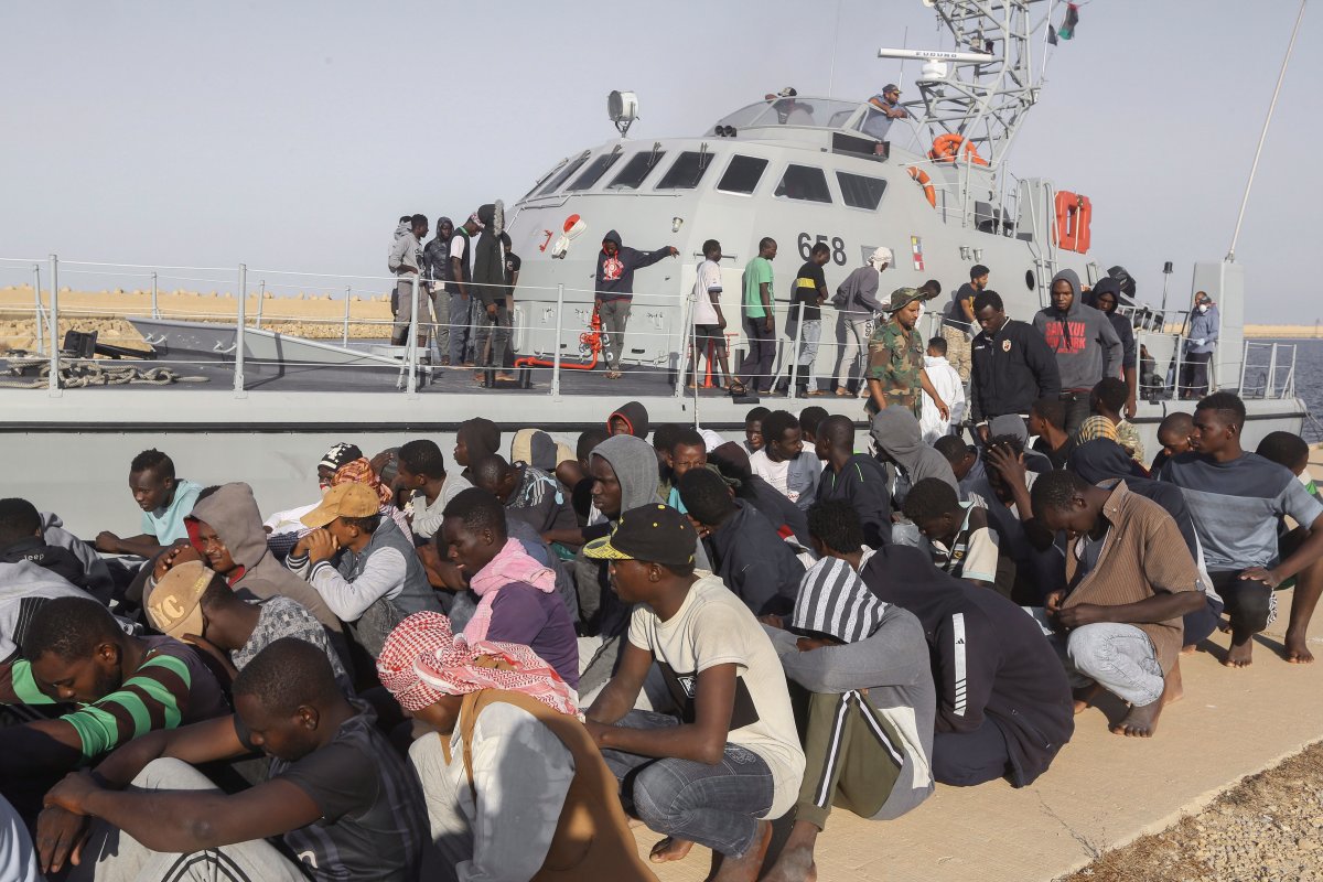 UN plans to cut number of migrants in overcrowded transit centre in ...