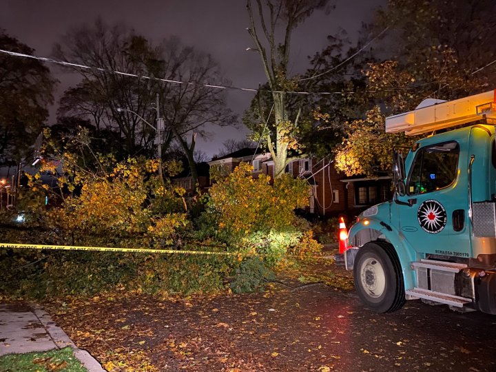 Intense winds cause damage in parts of Greater Toronto Area - Toronto ...