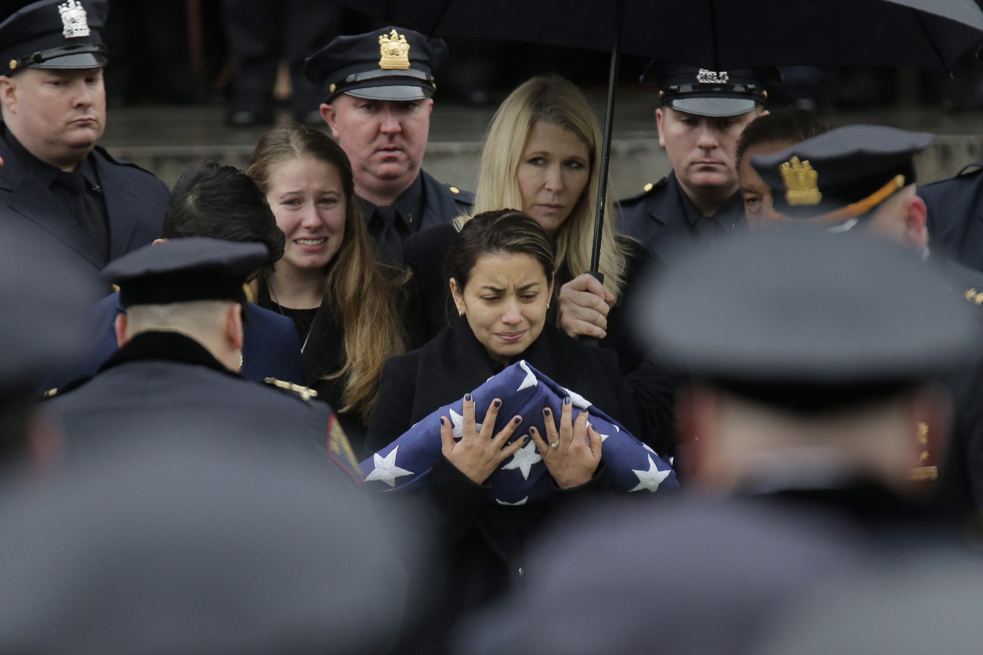 Thousands gather to honour detective killed in Jersey City shooting ...