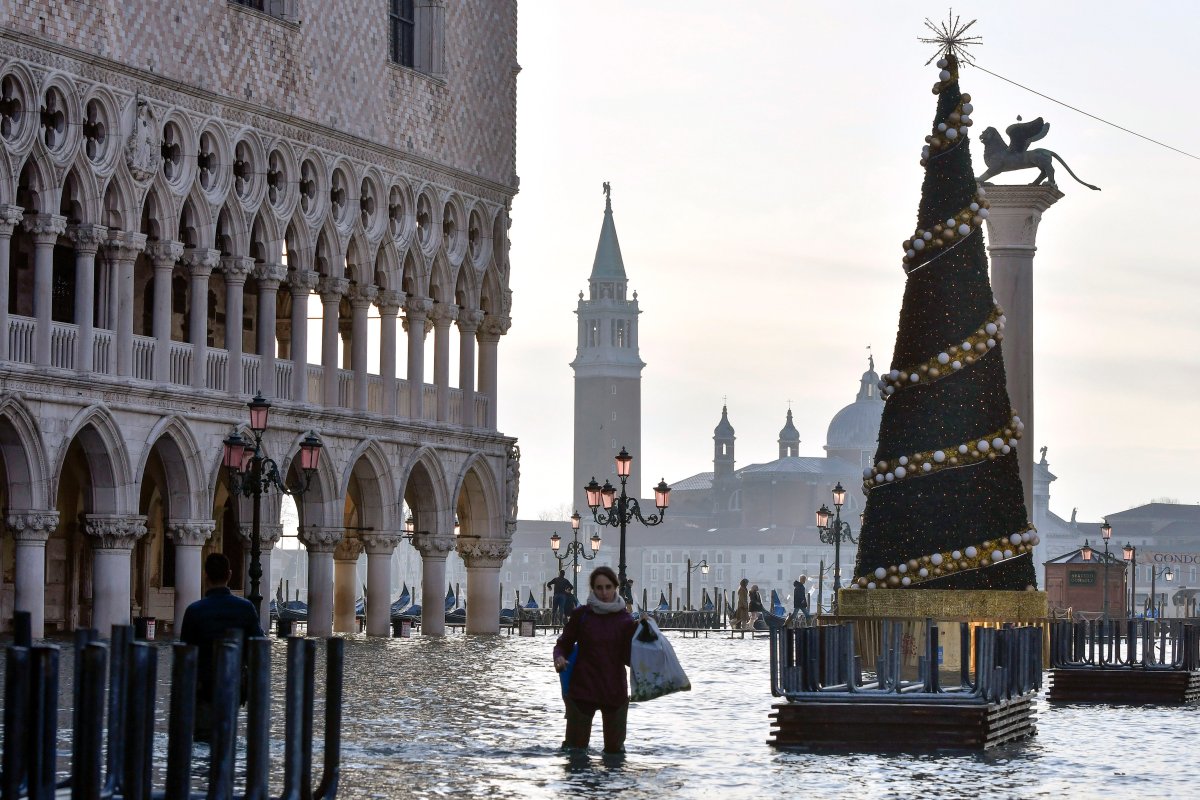 Venice faces new round of intense flooding weeks after historic high ...
