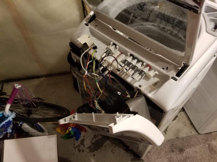 Lethbridge mother shocked after she says washing machine ‘exploded from ...