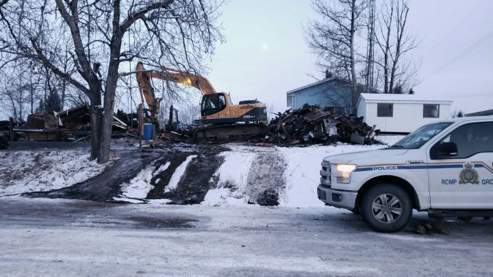 5 people found dead after house fire northwest of Edmonton | Globalnews.ca