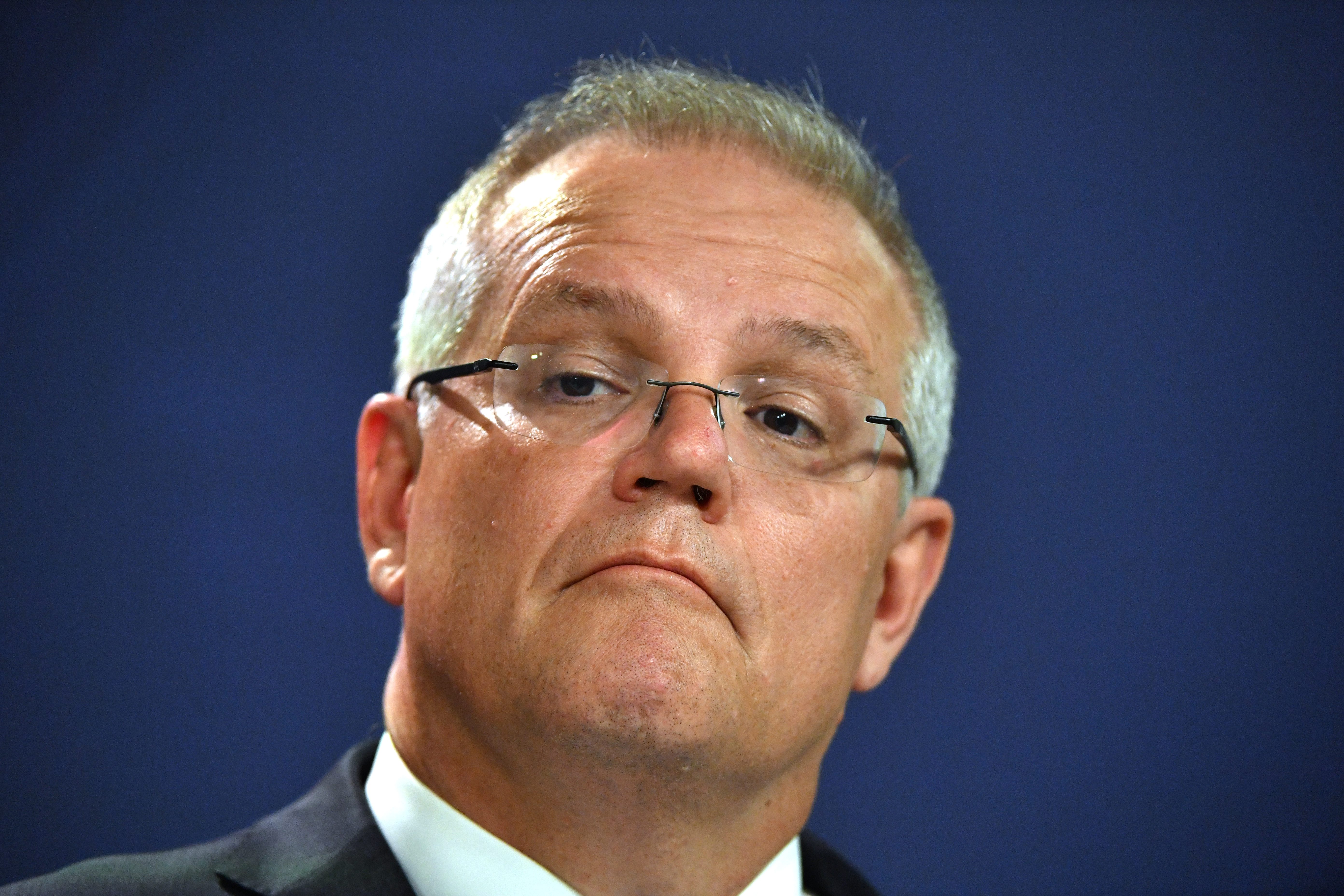 Australian PM Scott Morrison confronted by angry wildfire victims ...