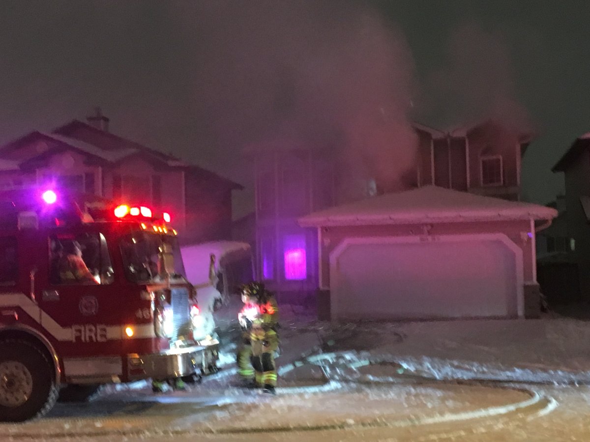 Fire crews battle blaze in southeast Edmonton amid frigid temperatures ...