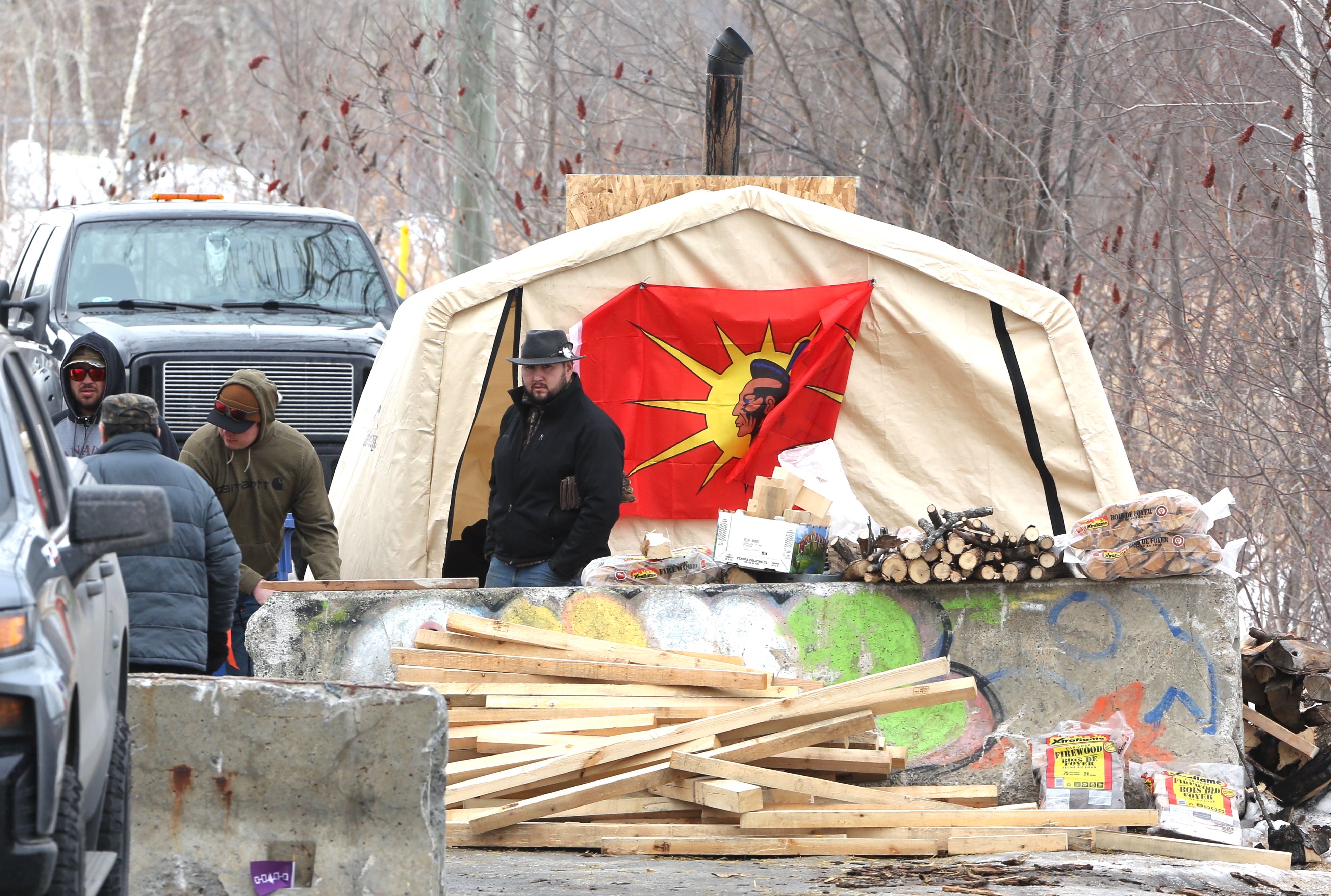 Canadian Pacific obtains injunction against Kahnawake rail blockade ...