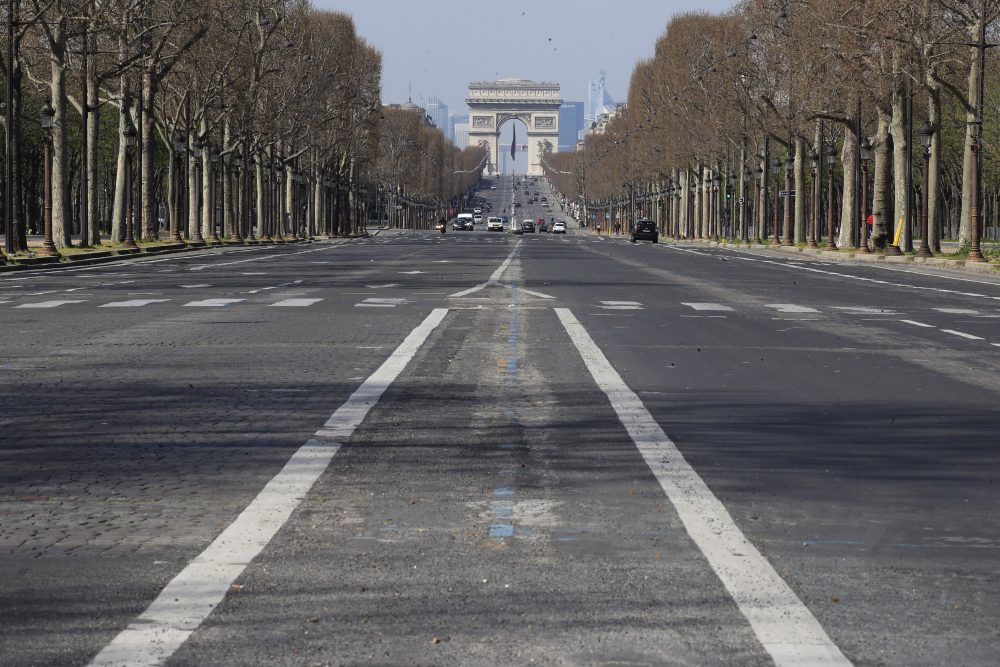 World without crowds: Eerie photos of empty cities in coronavirus ...