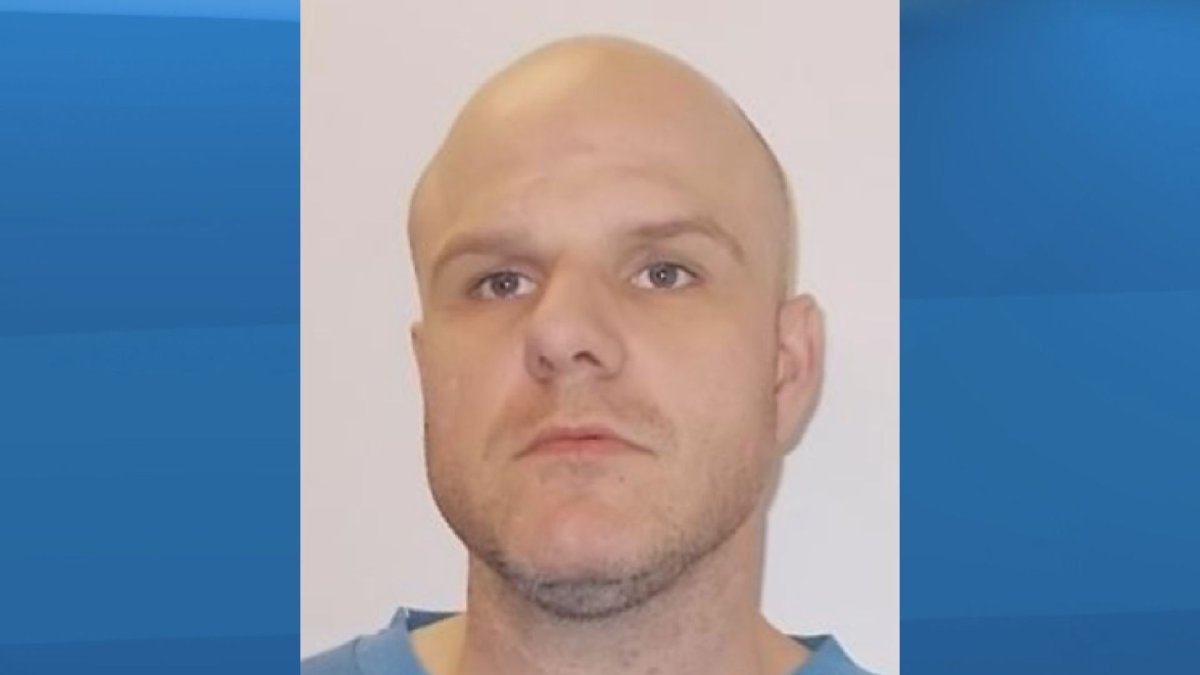 Lloydminster RCMP find armed and dangerous man after seizing guns ...