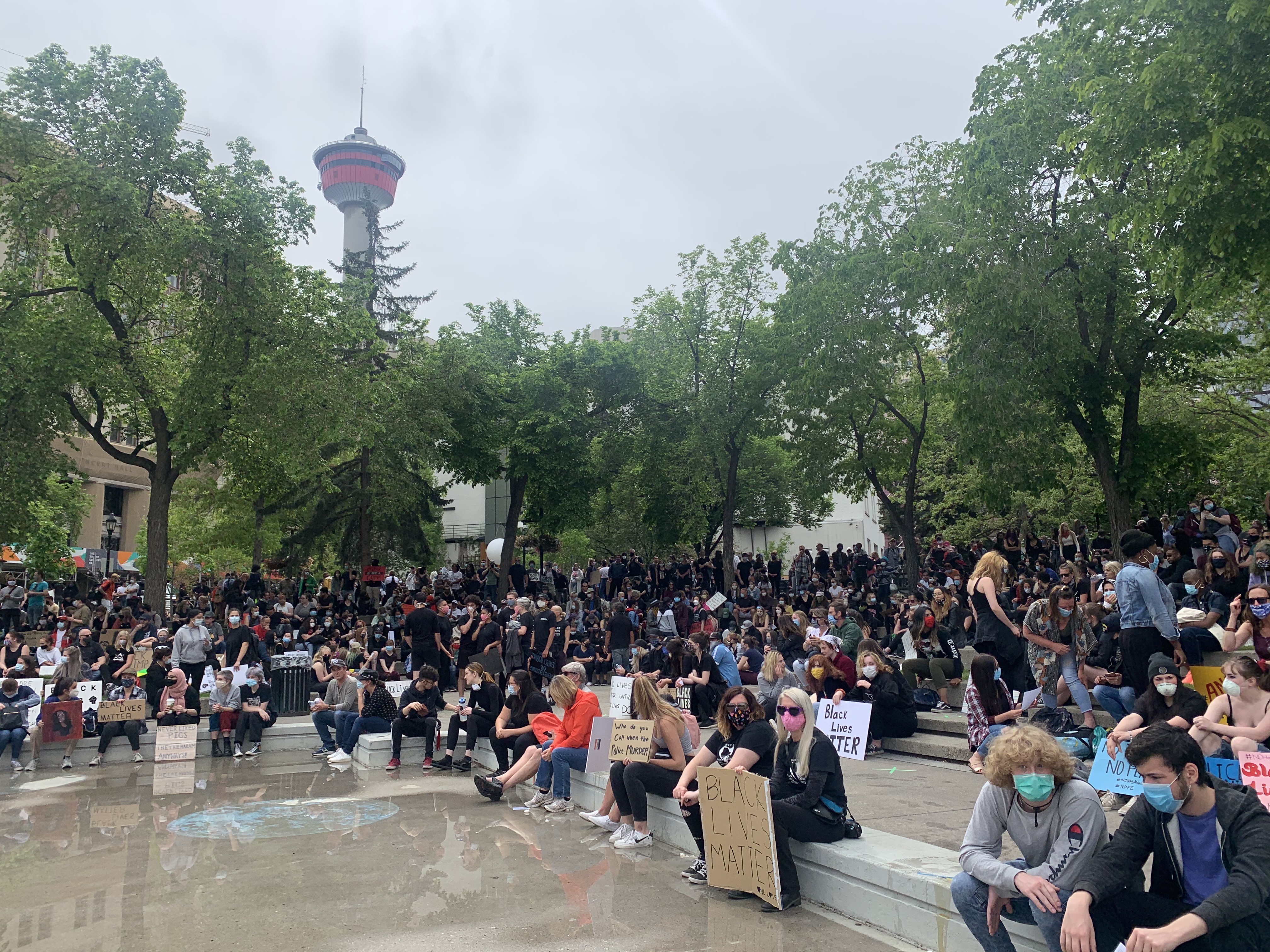 ‘Cry for freedom’: Thousands turn out to Black Lives Matter vigil in ...