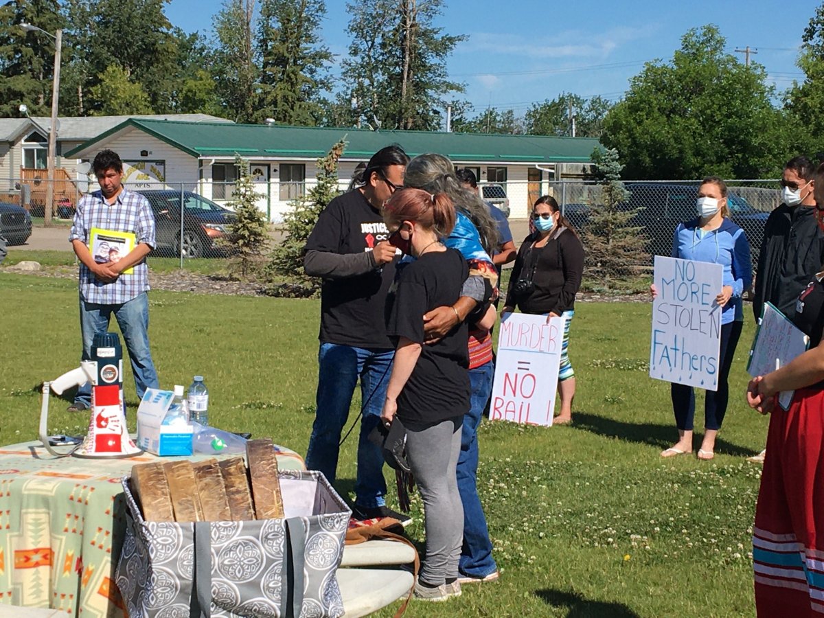 Rally held in Glendon, Alta. to honour slain Metis hunters | Globalnews.ca