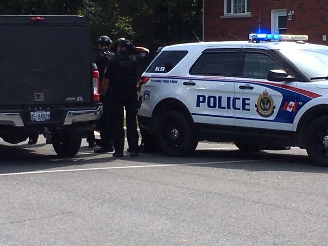 Peterborough police surround house at Stewart and Dalhousie streets ...