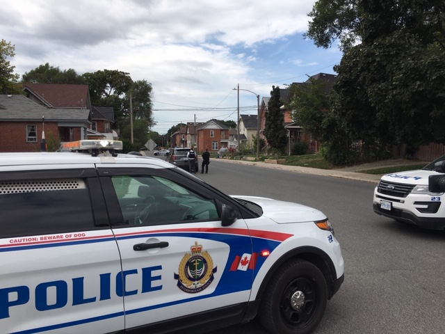 Peterborough police surround house at Stewart and Dalhousie streets ...