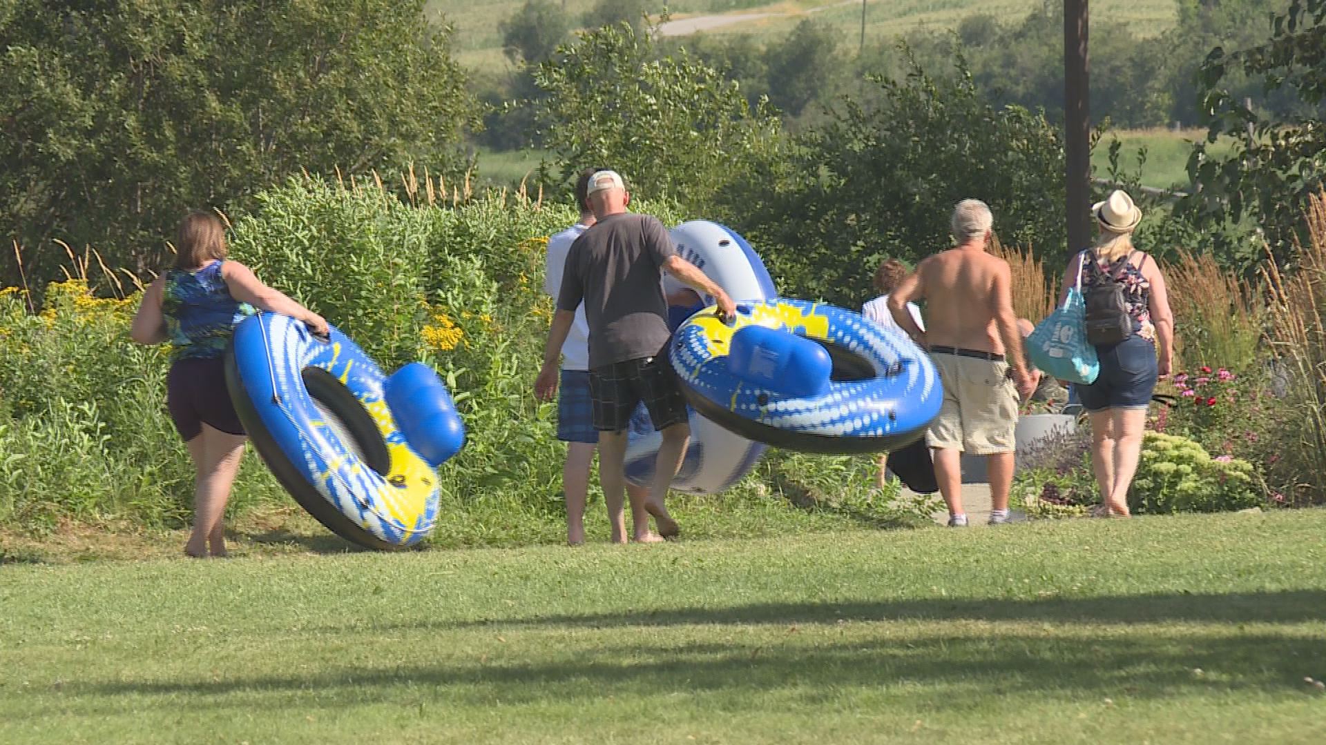 Neighbours voice concerns about parking, littering near Shuswap River ...