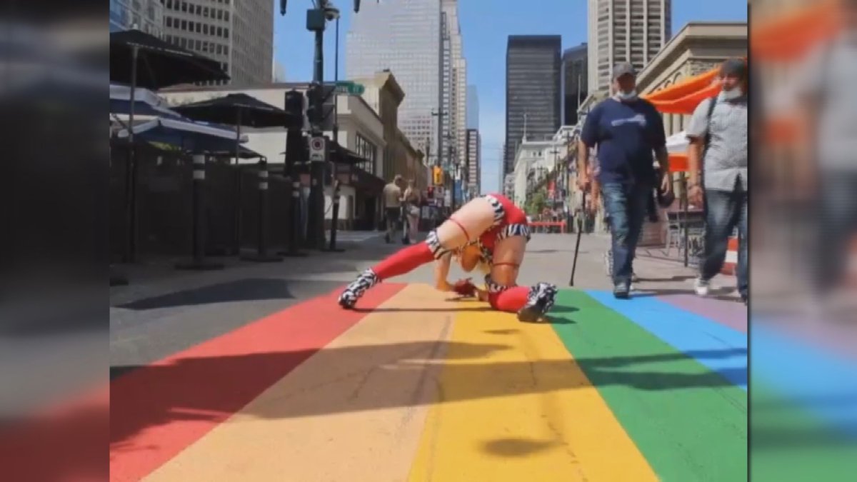 Calgary drag artist spat on while filming on Stephen Avenue | Globalnews.ca