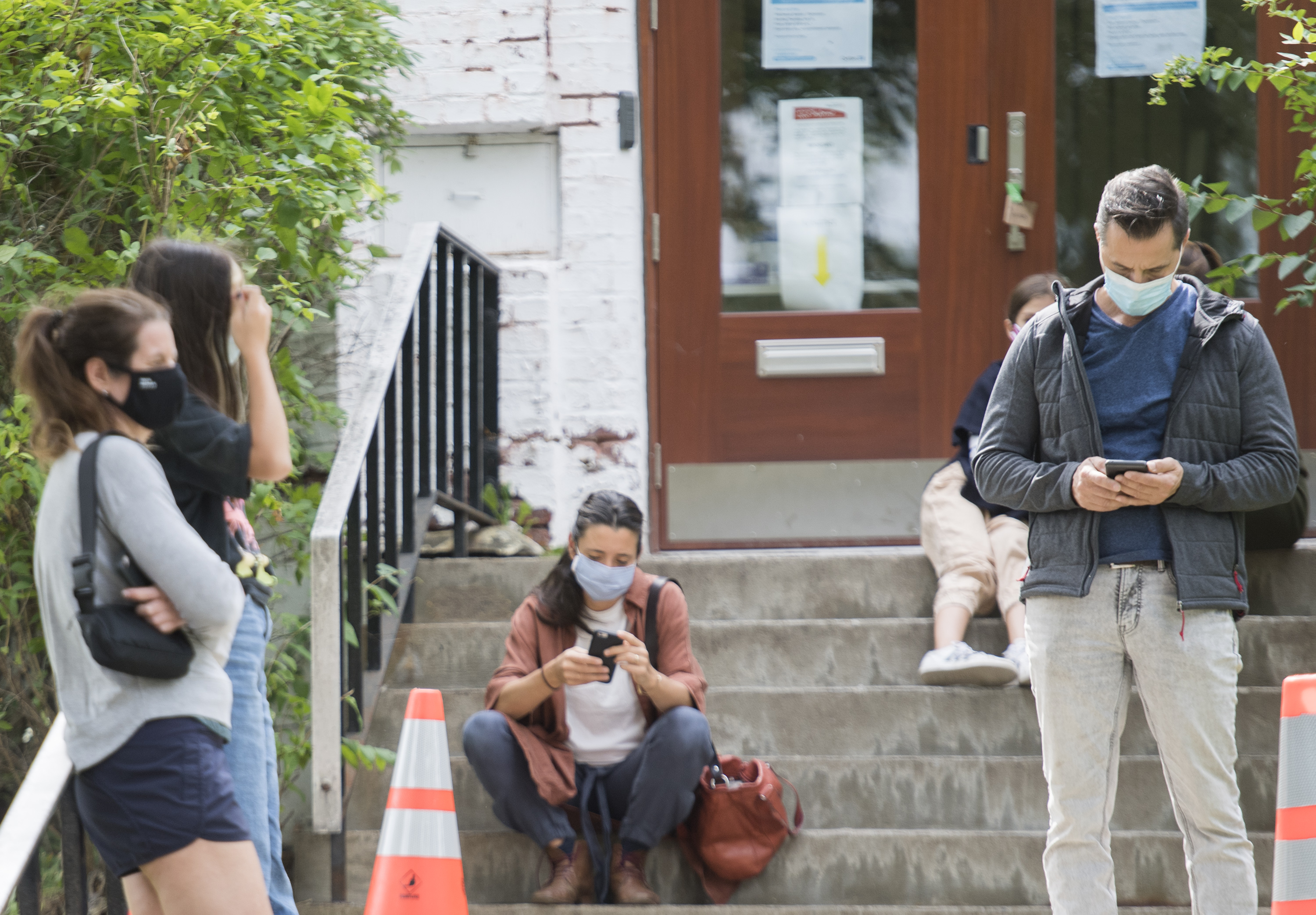 Montreal public health warns recent coronavirus outbreaks linked to ...