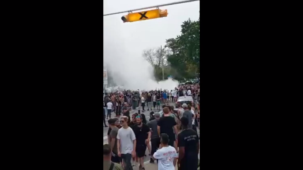 Huge crowds show up in Wasaga Beach, Ont., for car rally despite ...