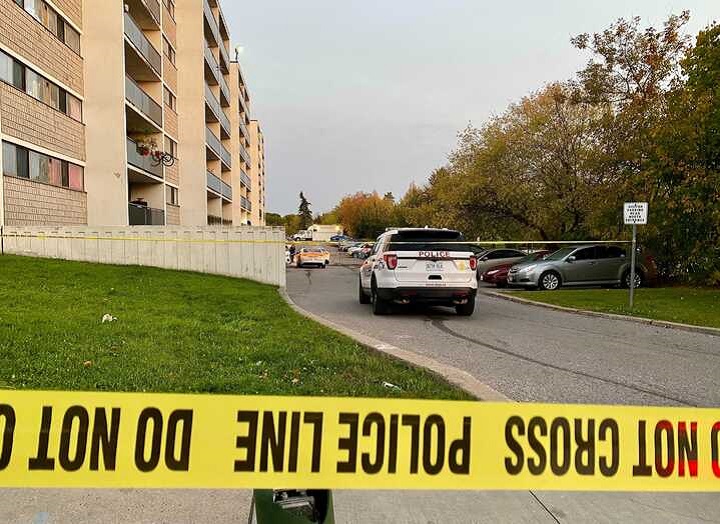 Man found dead after shooting at Oshawa apartment complex | Globalnews.ca