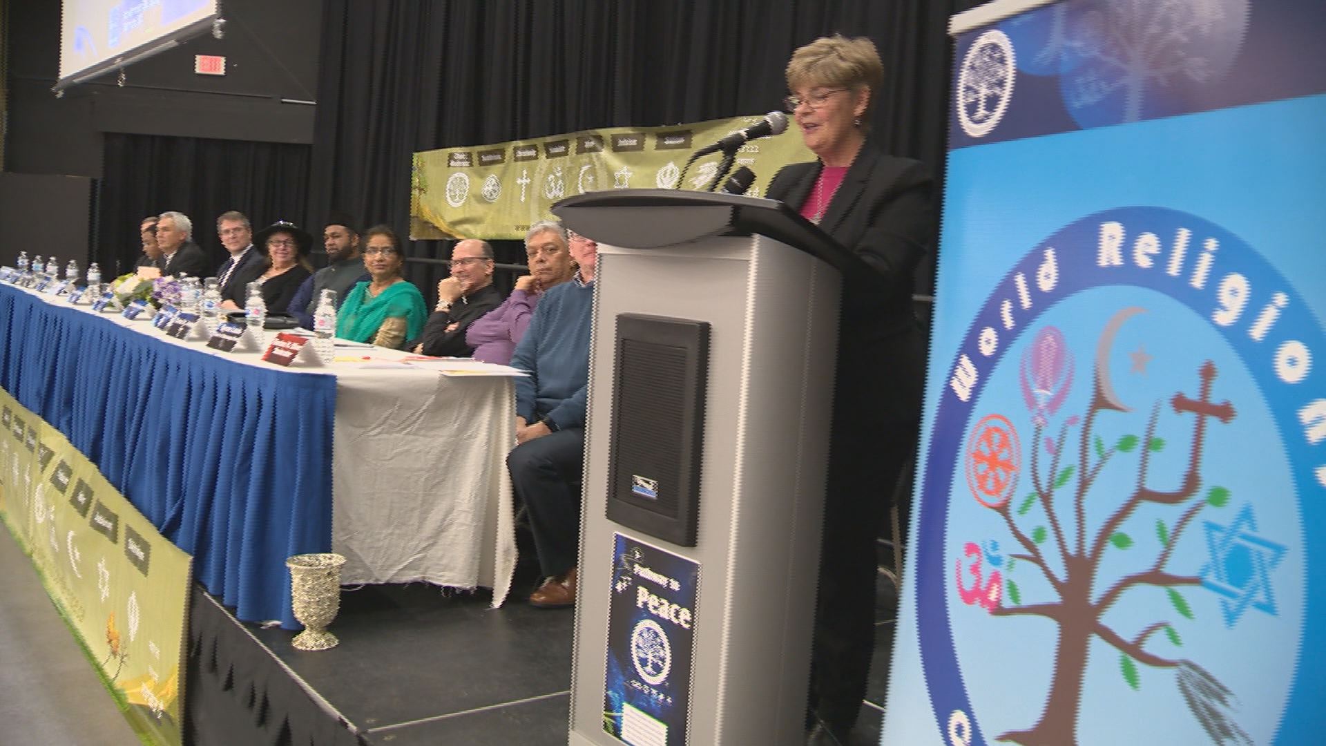 Conference brings Okanagan faith groups together - Okanagan | Globalnews.ca