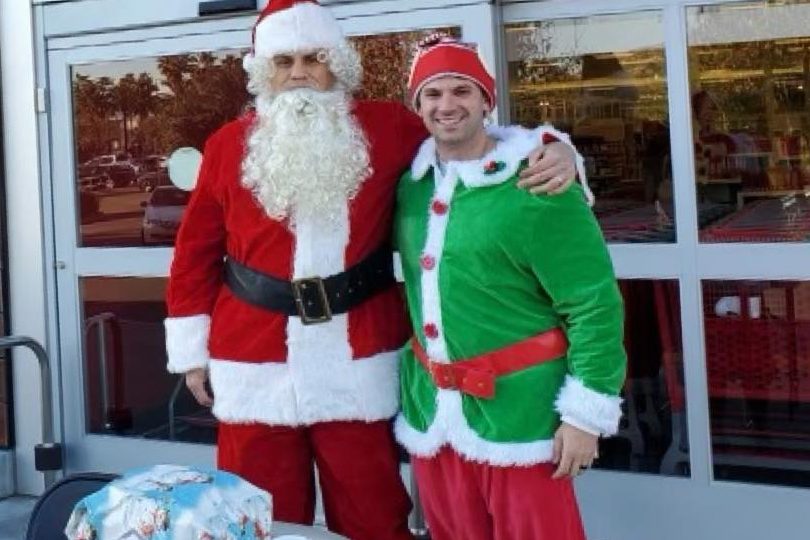 ‘Get him, Santa!’ Undercover Claus, elf help nab car theft suspects ...