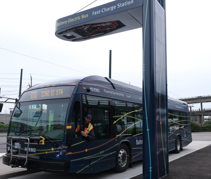 $16M announced to bring 15 more battery-electric buses to Vancouver ...