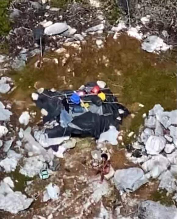 3 castaways rescued after 33 days stranded on deserted tropical island ...