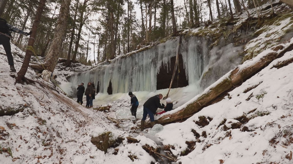 New Brunswick ice caves bring rural traffic to a near-freeze - New ...