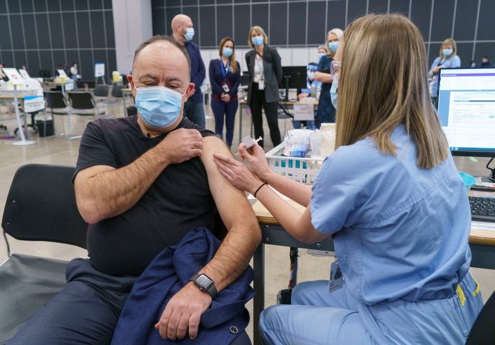 Quebec surpasses 300,000 cases of COVID-19 as health minister gets 1st ...