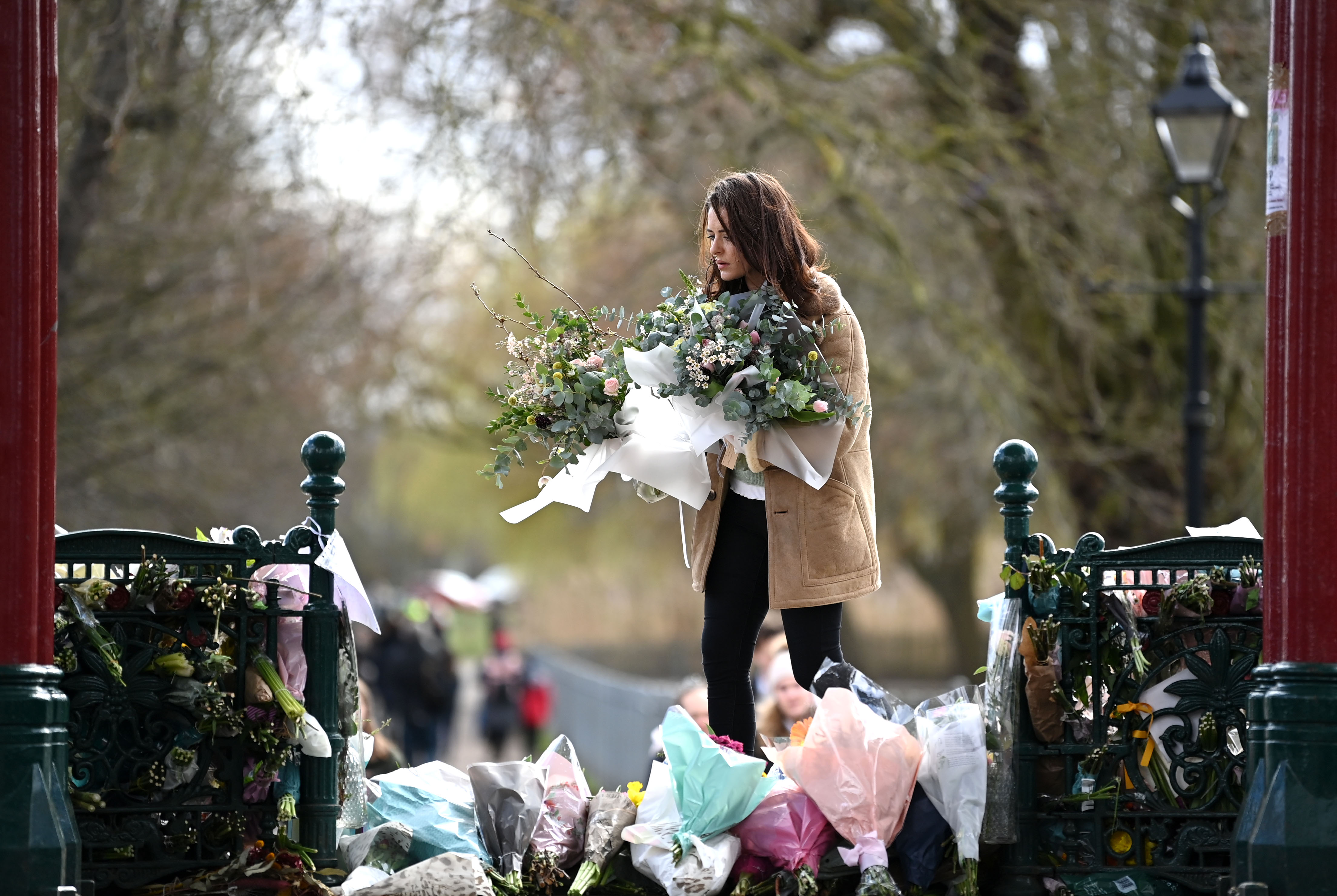 Kate Middleton joins U.K. women at vigil for Sarah Everard in London ...