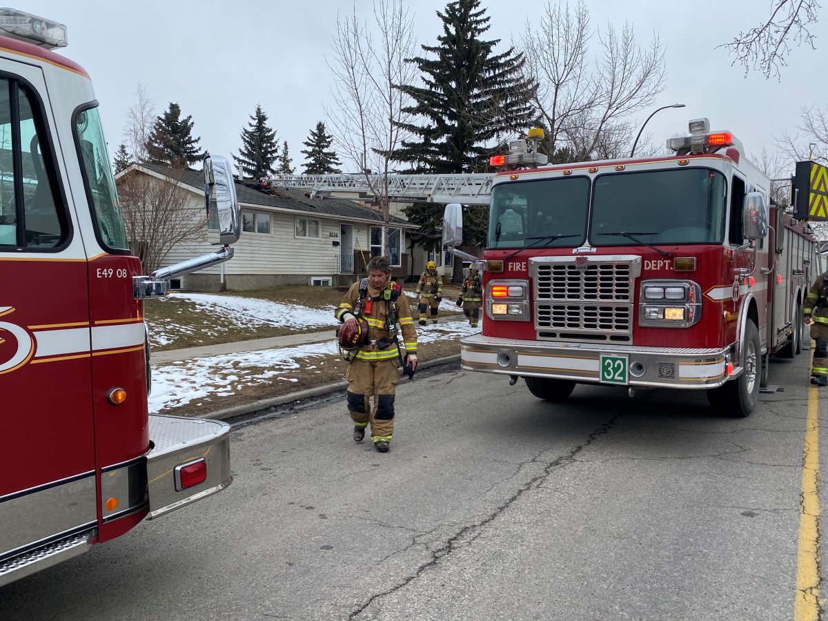 8 people, cat safely get out of Calgary home after kitchen fire ...