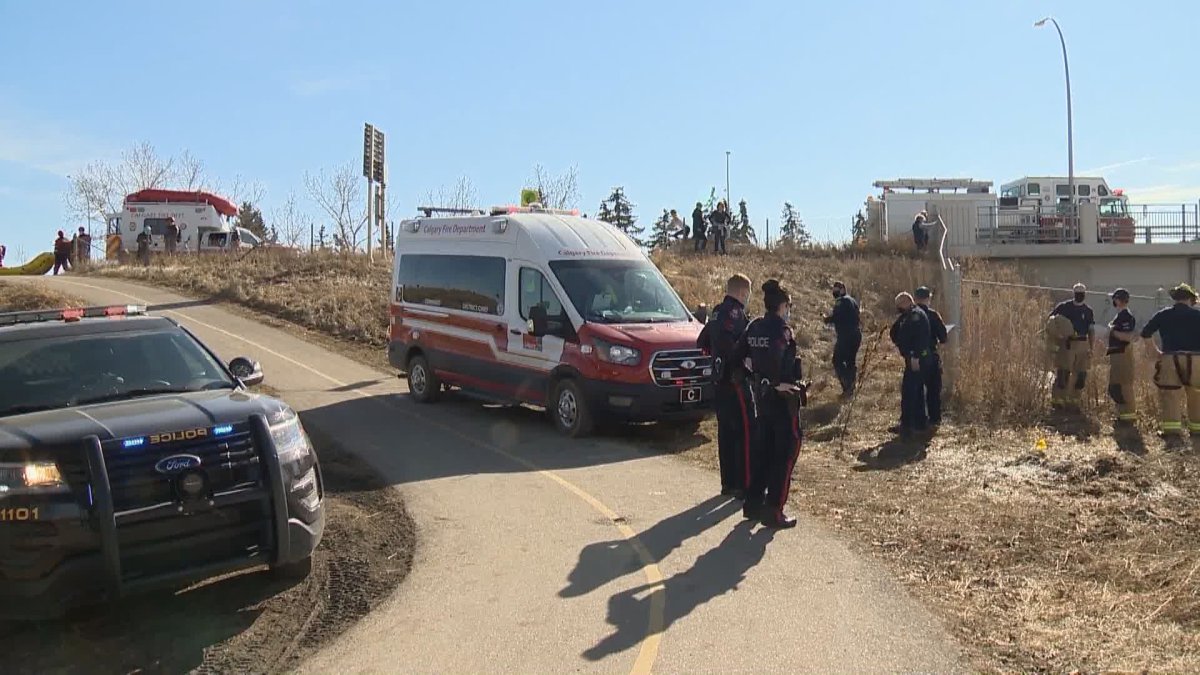 Calgary crews recover 2 bodies from Bow River - Calgary | Globalnews.ca