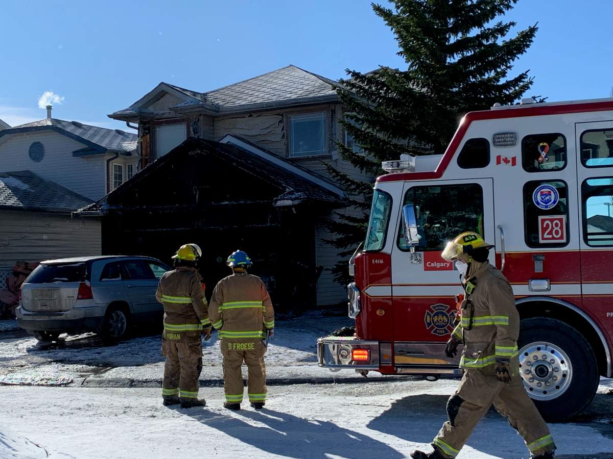 Crews battle house fire in northwest Calgary - Calgary | Globalnews.ca