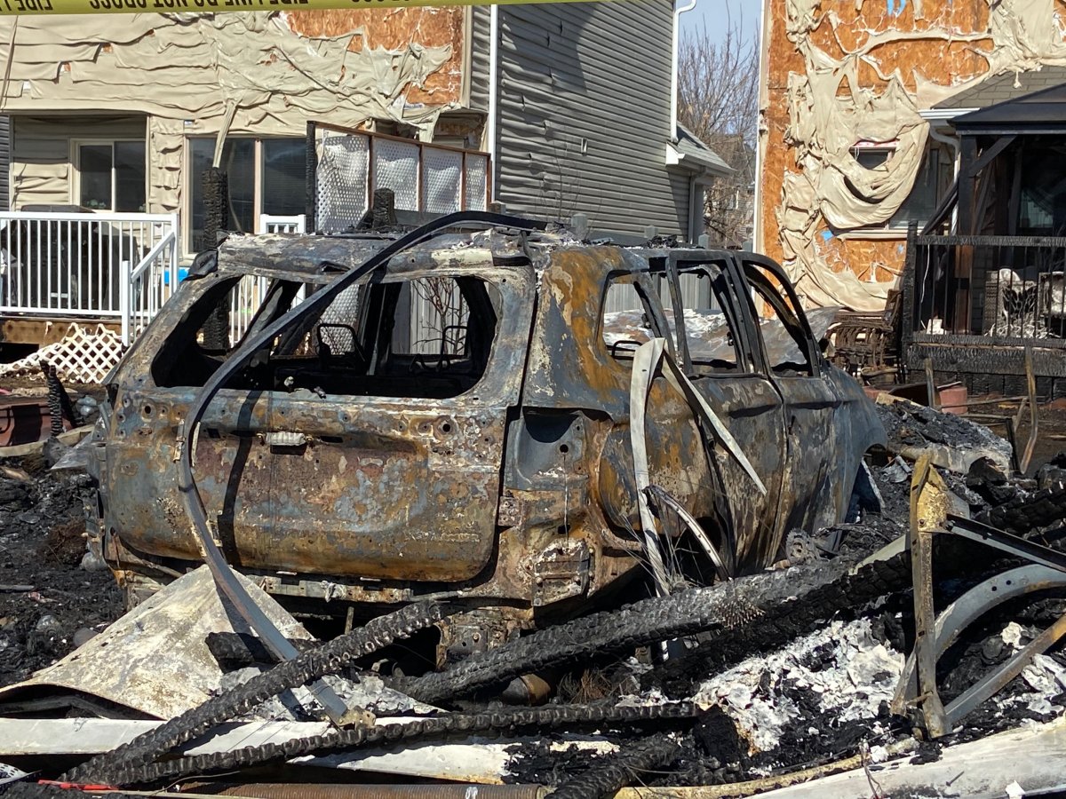 Eight properties damaged in south Edmonton fire - Edmonton | Globalnews.ca