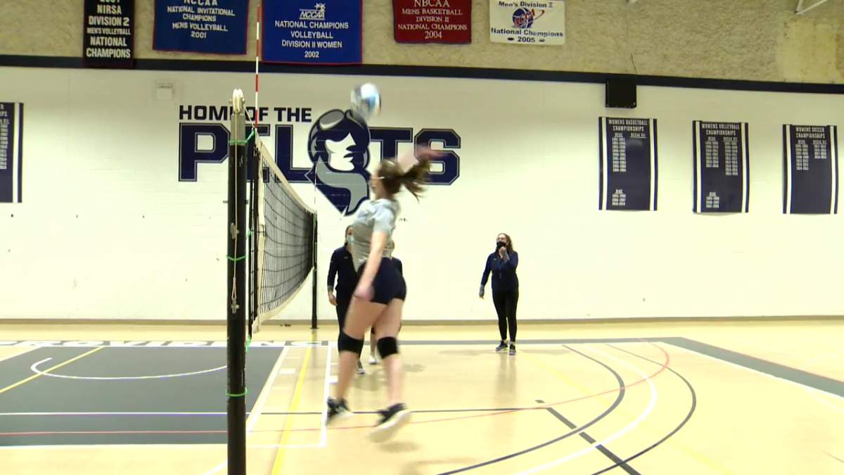 April 2021 Coach of the Month: Bonnie Loewen - Winnipeg | Globalnews.ca