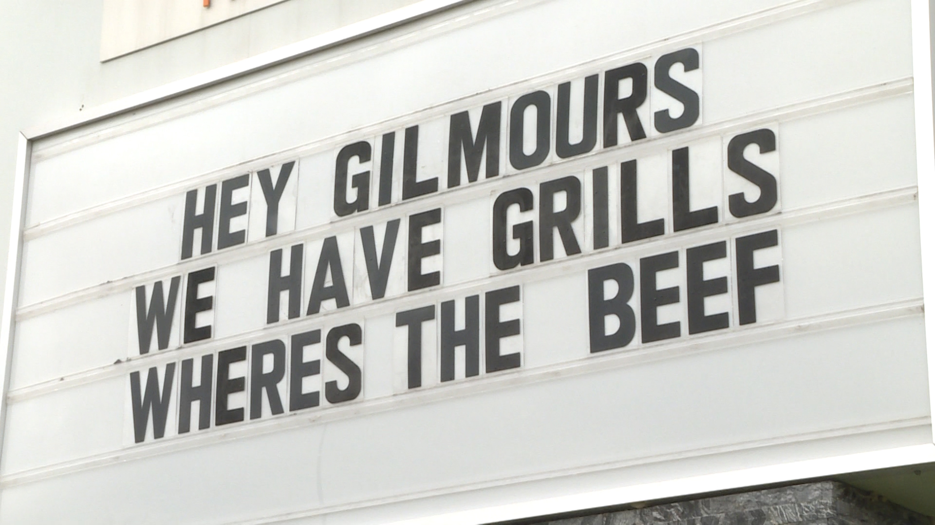 COVID-19: Kingston, Ont. businesses getting in on ‘Sign Wars ...