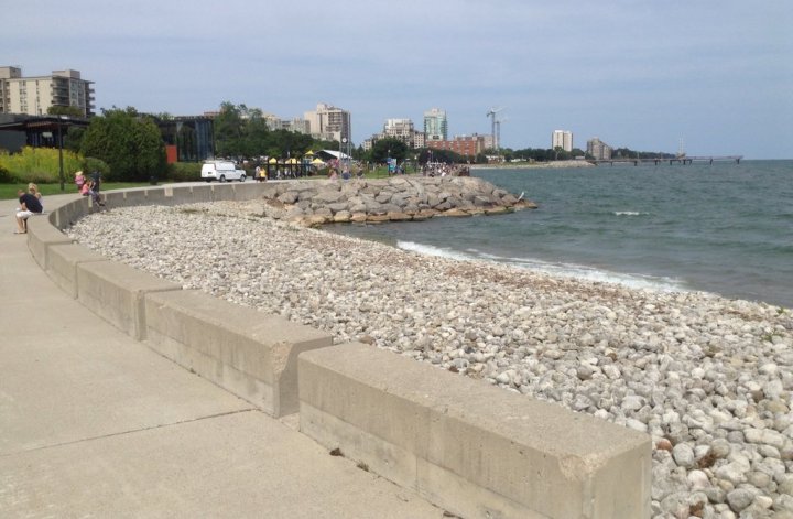 Pandemic popularity brings paid weekend parking at Beachway Park in ...