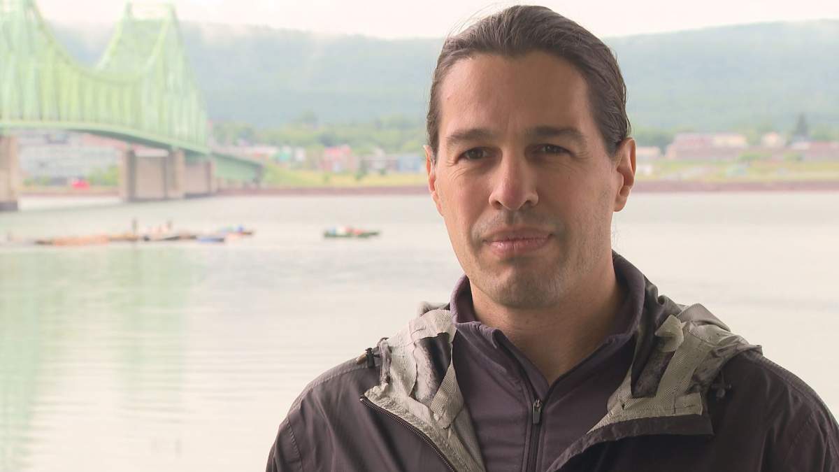 ‘It’s been amazing’: Campbellton, Quebec neighbours reunite as border ...