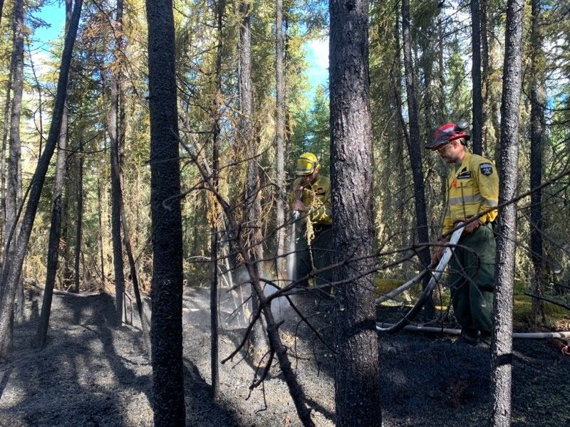 Alberta crews continue to battle out-of-control wildfire in Yellowhead ...