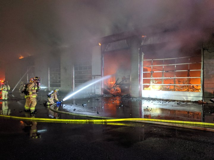 Ottawa fire crews douse 2-alarm blaze in Stevenage Drive garage ...