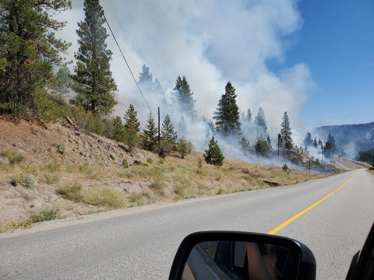 Evacuation alert issued for 50-hectare Hedges Butte wildfire in South ...