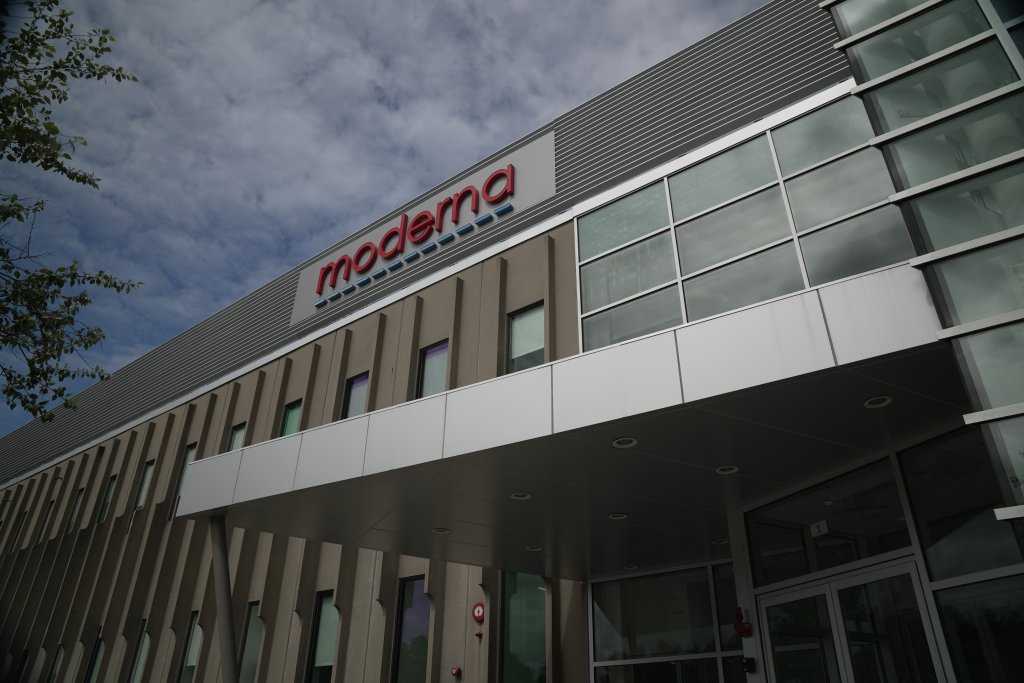 Exclusive look inside Moderna: Tracking variants and the call for COVID ...