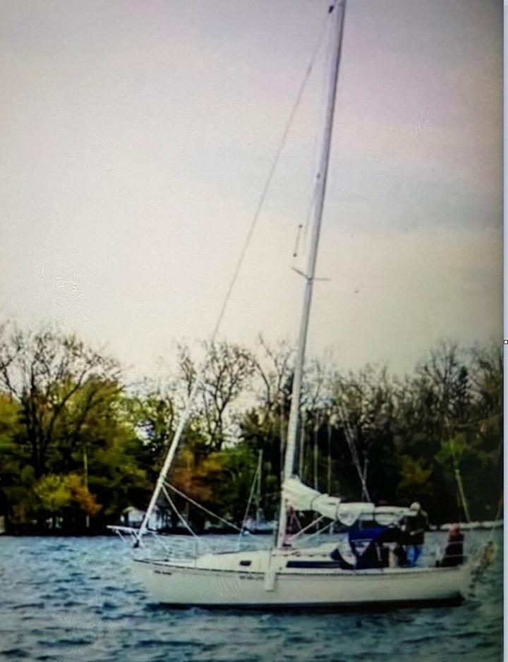 Toronto police search for missing sailor after empty boat found in ...