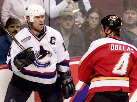 Hockey legend Mark Messier offers his views on leadership, success in ...